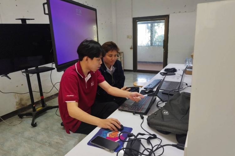 Hollywood International Ltd. › ส่งมอบและติดตั้งจออัจฉริยะ Promethean ...