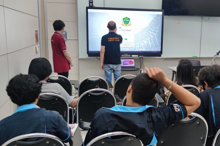 Hollywood International Ltd. › Demonstrate the use of Promethean ActivPanel Model V9 at ...